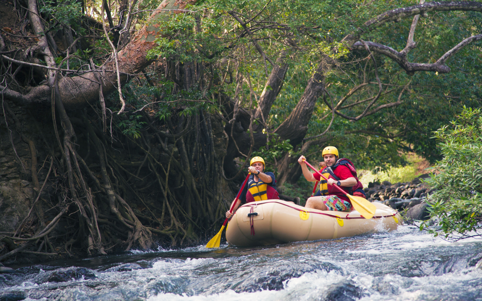 Go whitewater rafting in Costa Rica | Evaneos