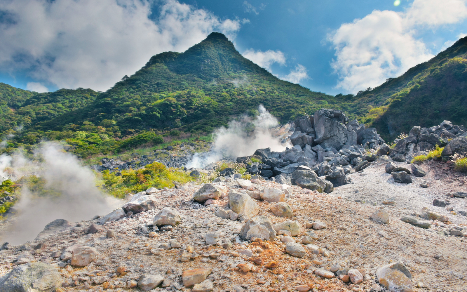 Visit the Hakone active volcanic zone and its surroundings | Evaneos