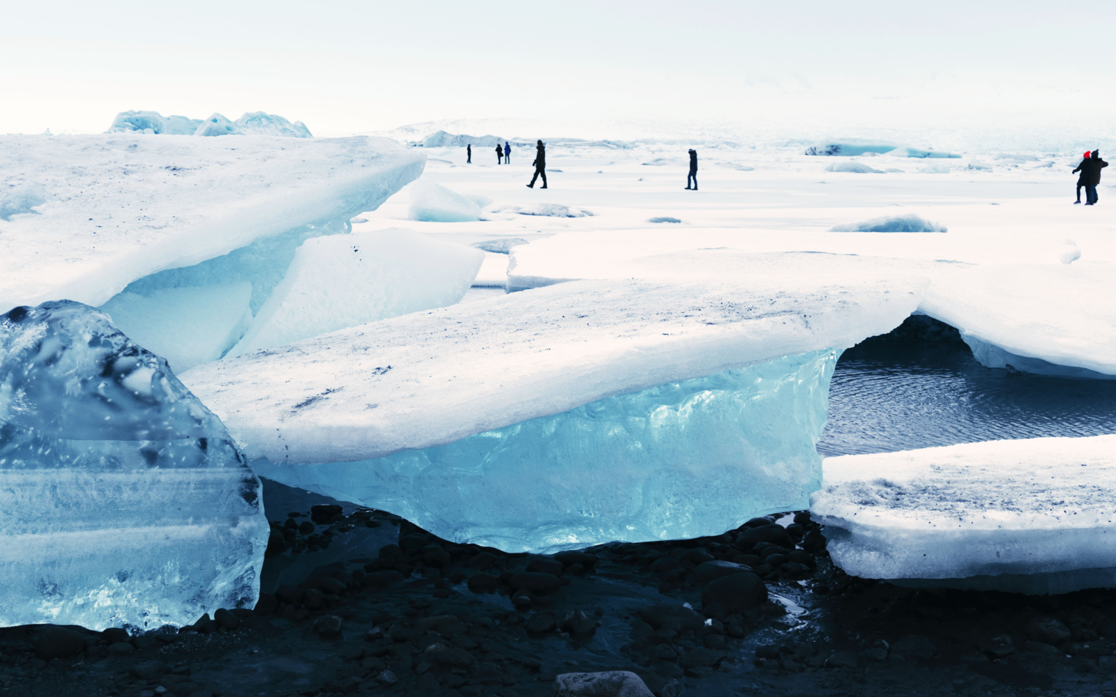 Brave the cold on a glacier excursion in Iceland | Evaneos