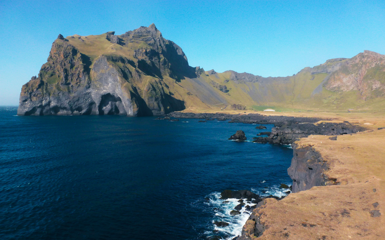 Explore the Western Islands | Evaneos