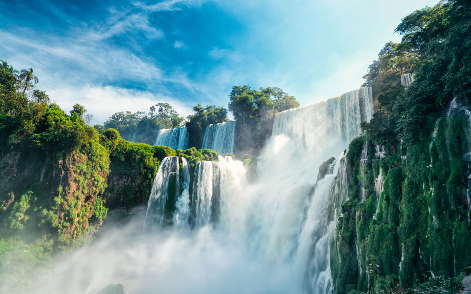Se rafraîchir en visitant les chutes d'Iguaçu | Evaneos