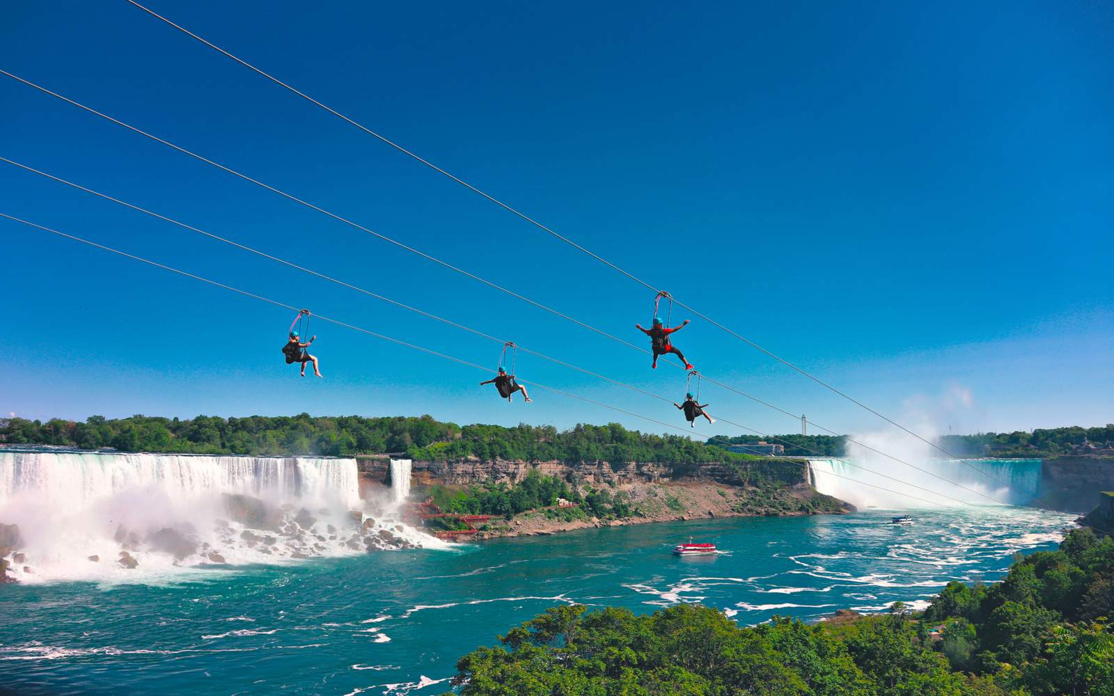 Prendre de la hauteur grâce aux plus belles via ferrata du Canada | Evaneos